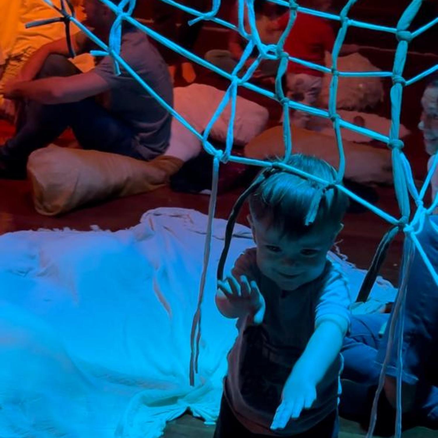 La guarida de los sentidos: Teatro para Bebés de 0 a 2 años.- - LA USINA